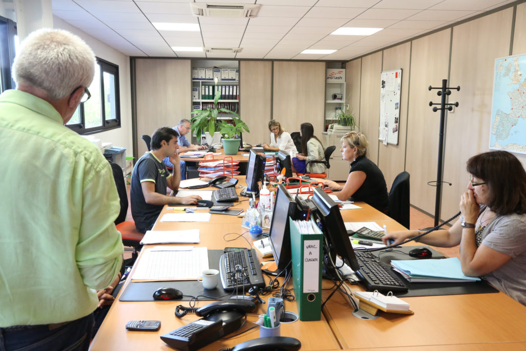 Les femmes et les hommes SELI - Seli